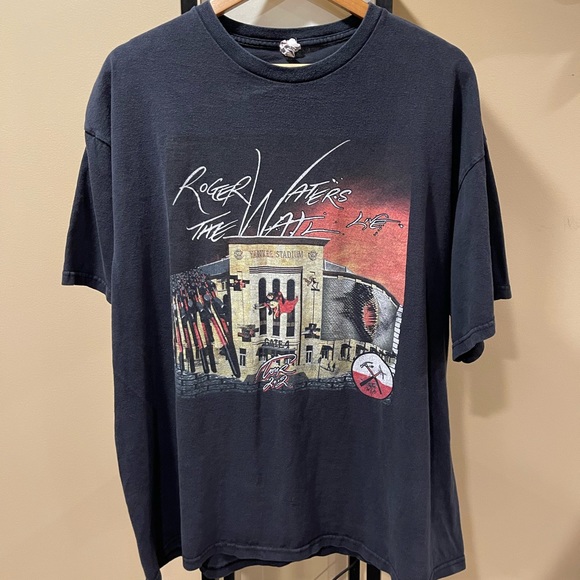 Vintage | Shirts | Vintage Roger Waters Pink Floyd The Wall Live ...